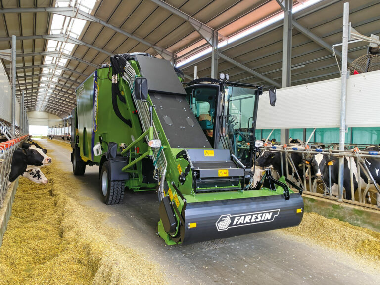 Mixer wagons, Self-propelled wagons, Trailed wagons, Stationary ...